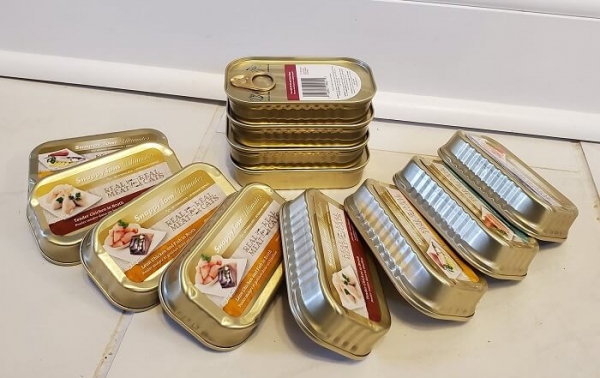 Unbiased Snappy Tom Cat Food Review - Cats.com