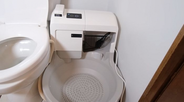 Unbiased CatGenie A.I. Self-Flushing Automatic Litter Box Review - Cats.com
